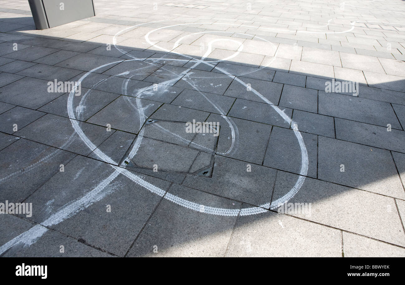 white lines Plymouth. graffiti University of Plymouth. painted in ...