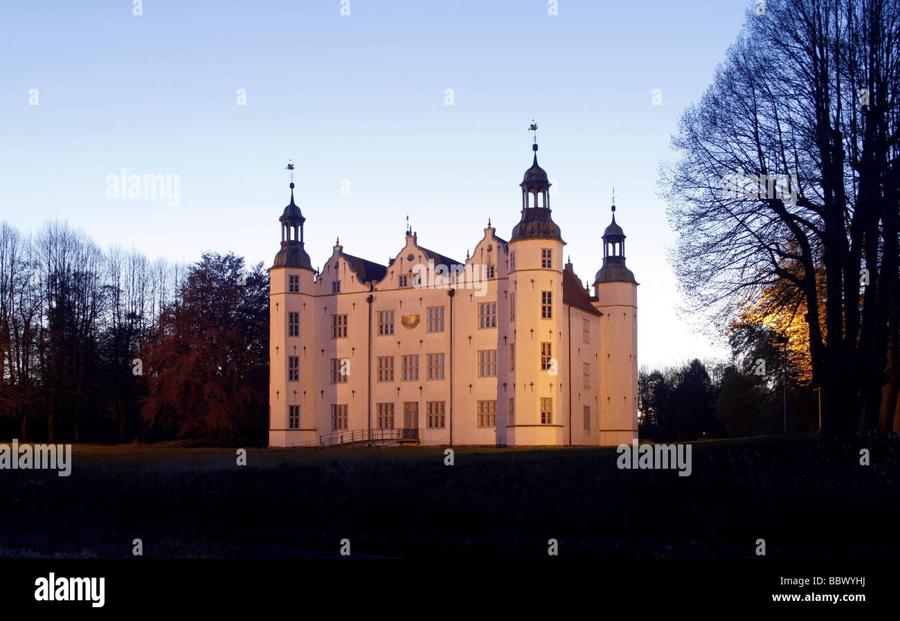 Schloss ahrensburg hi-res stock photography and images - Alamy