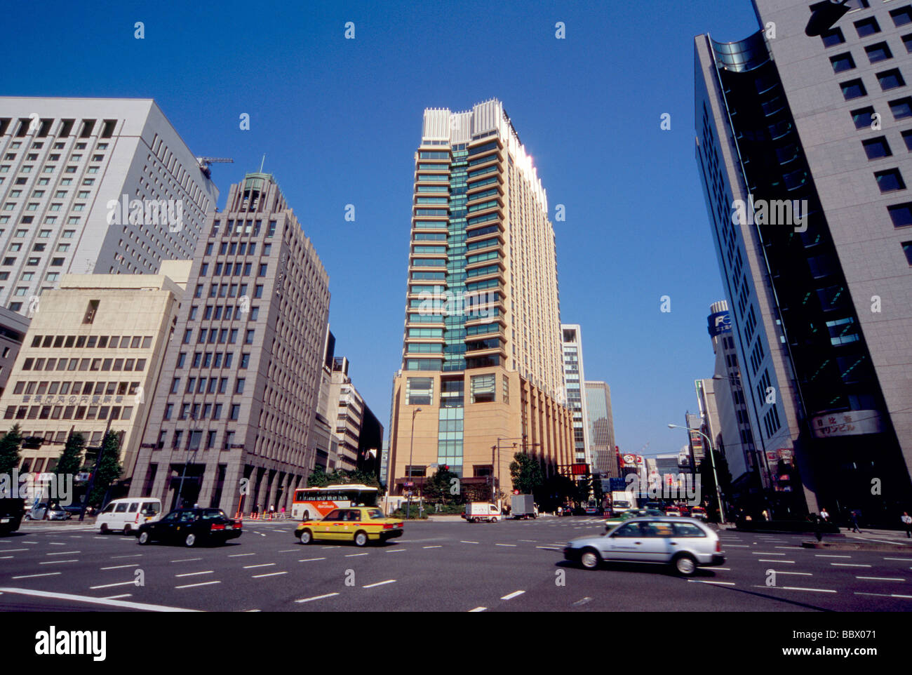 Yurakucho tokyo hi-res stock photography and images - Alamy