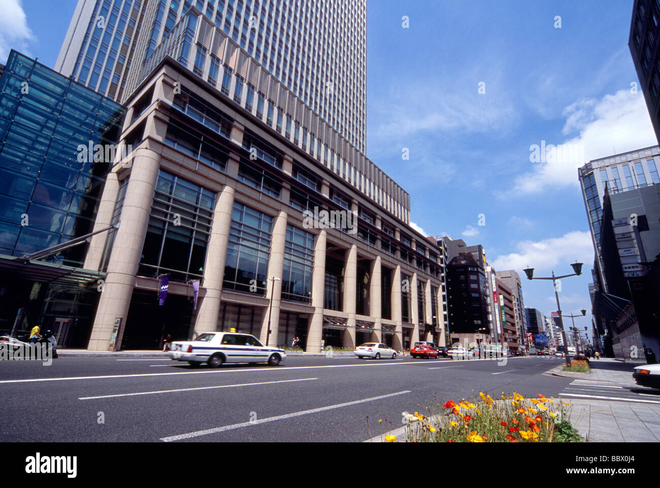 Nihonbashi Mitsui Tower, Tokyo, Japan Stock Photo - Alamy