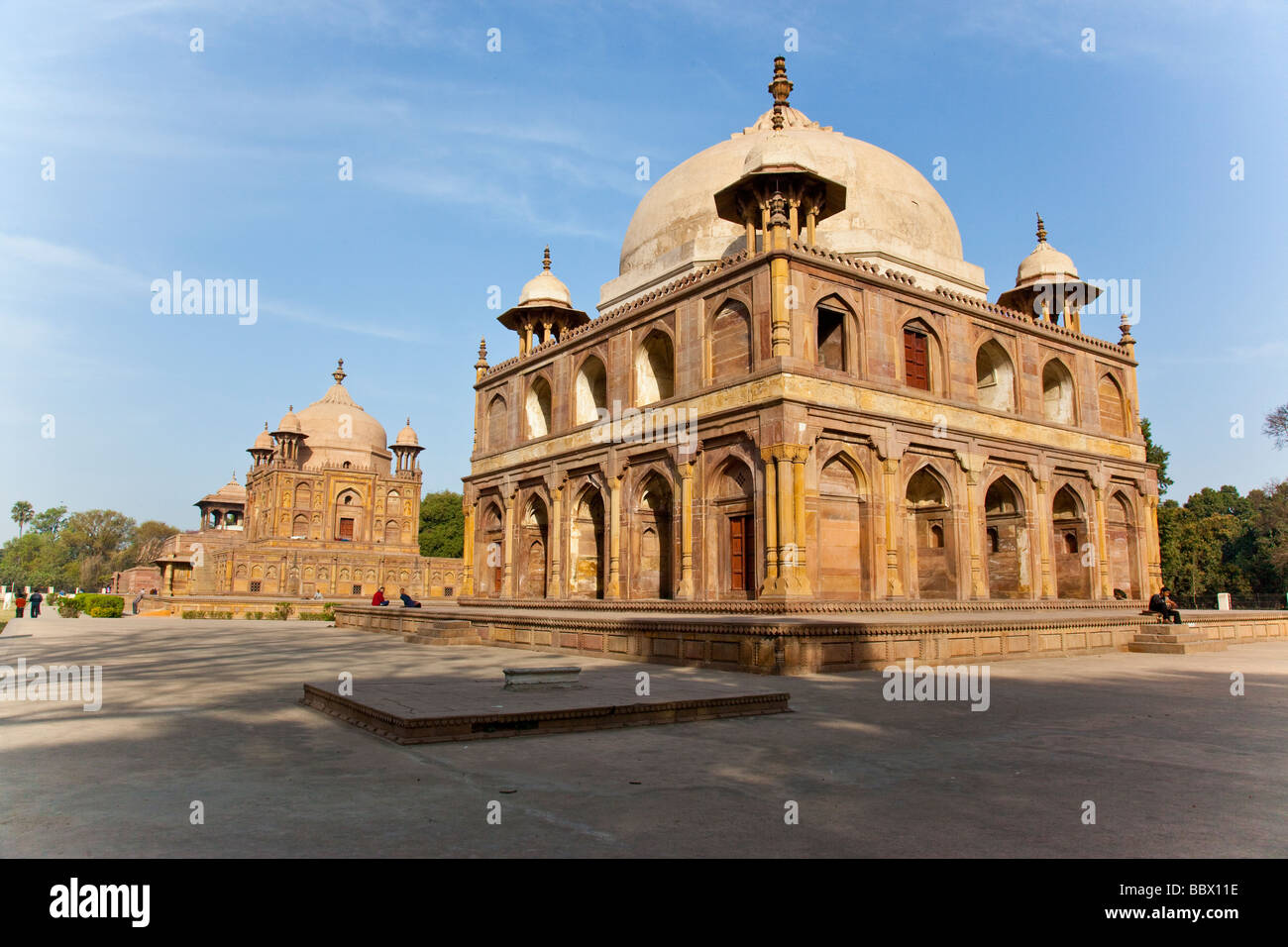 The tomb of Khusrau Mirza in Khusro Bagh Allahabad Stock Photo - Alamy
