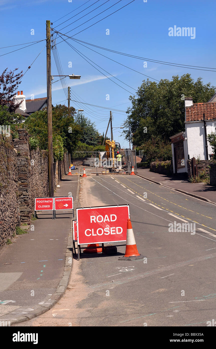 Road closed for highway works Stock Photo - Alamy