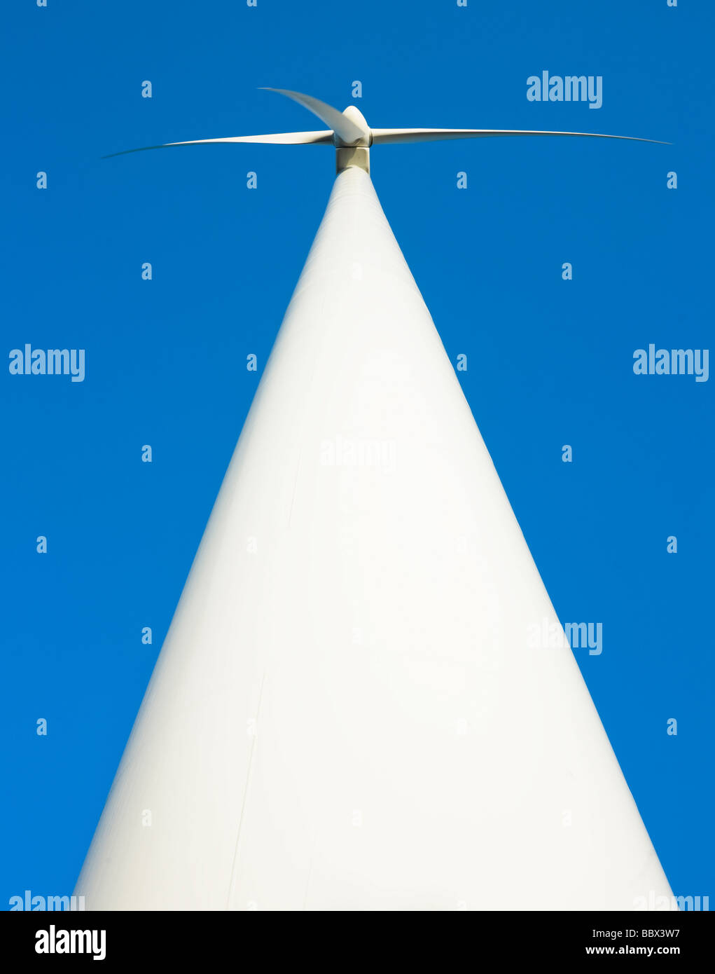 Rotating white shapes hi-res stock photography and images - Alamy