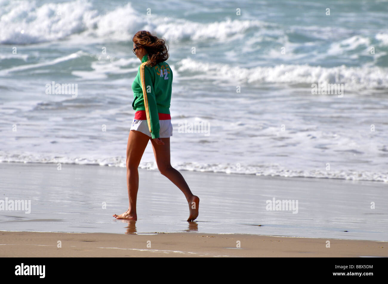Israel tel aviv young women hi-res stock photography and images - Alamy