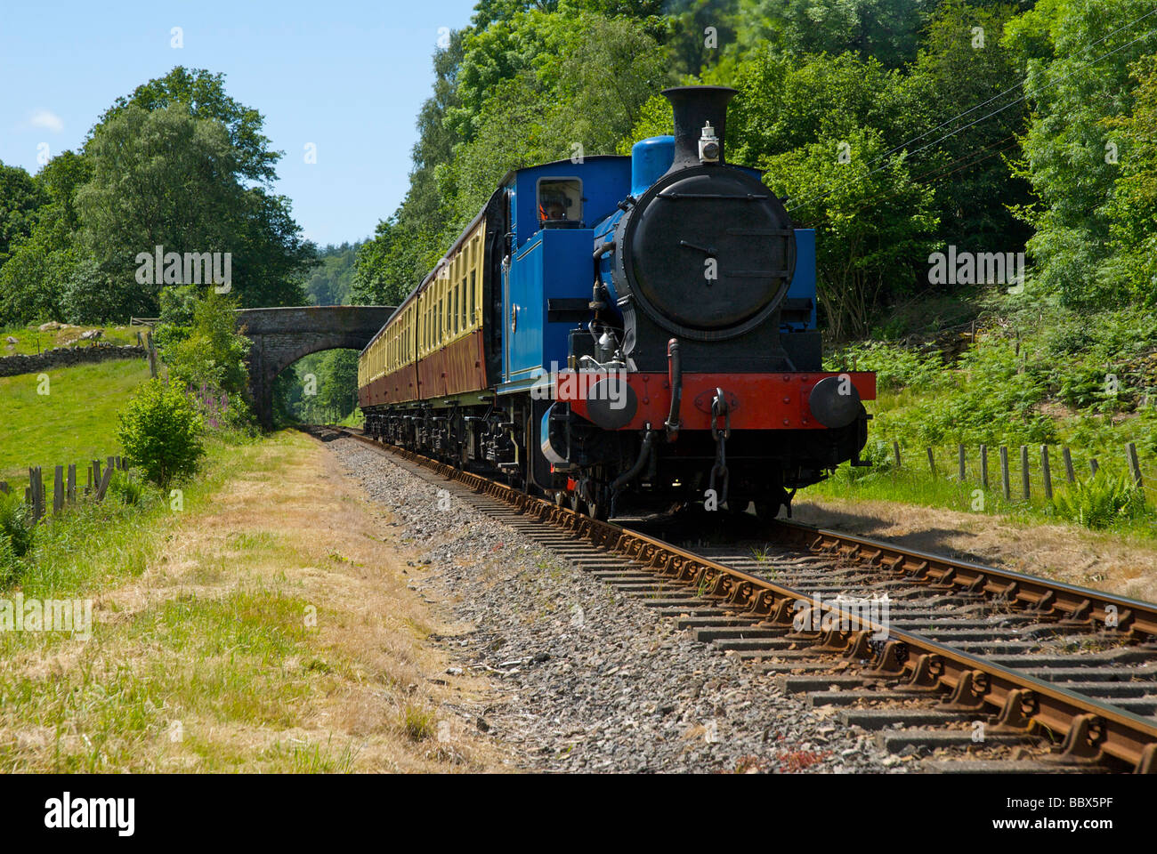 Lakeside to haverthwaite steam railway line hi-res stock photography ...