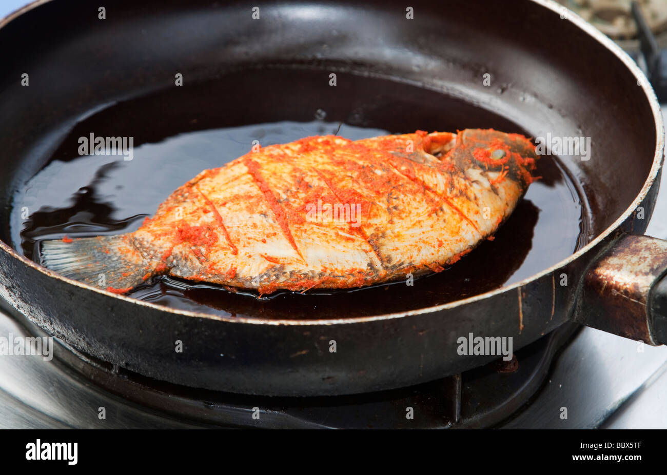 Fried fish hi-res stock photography and images - Alamy