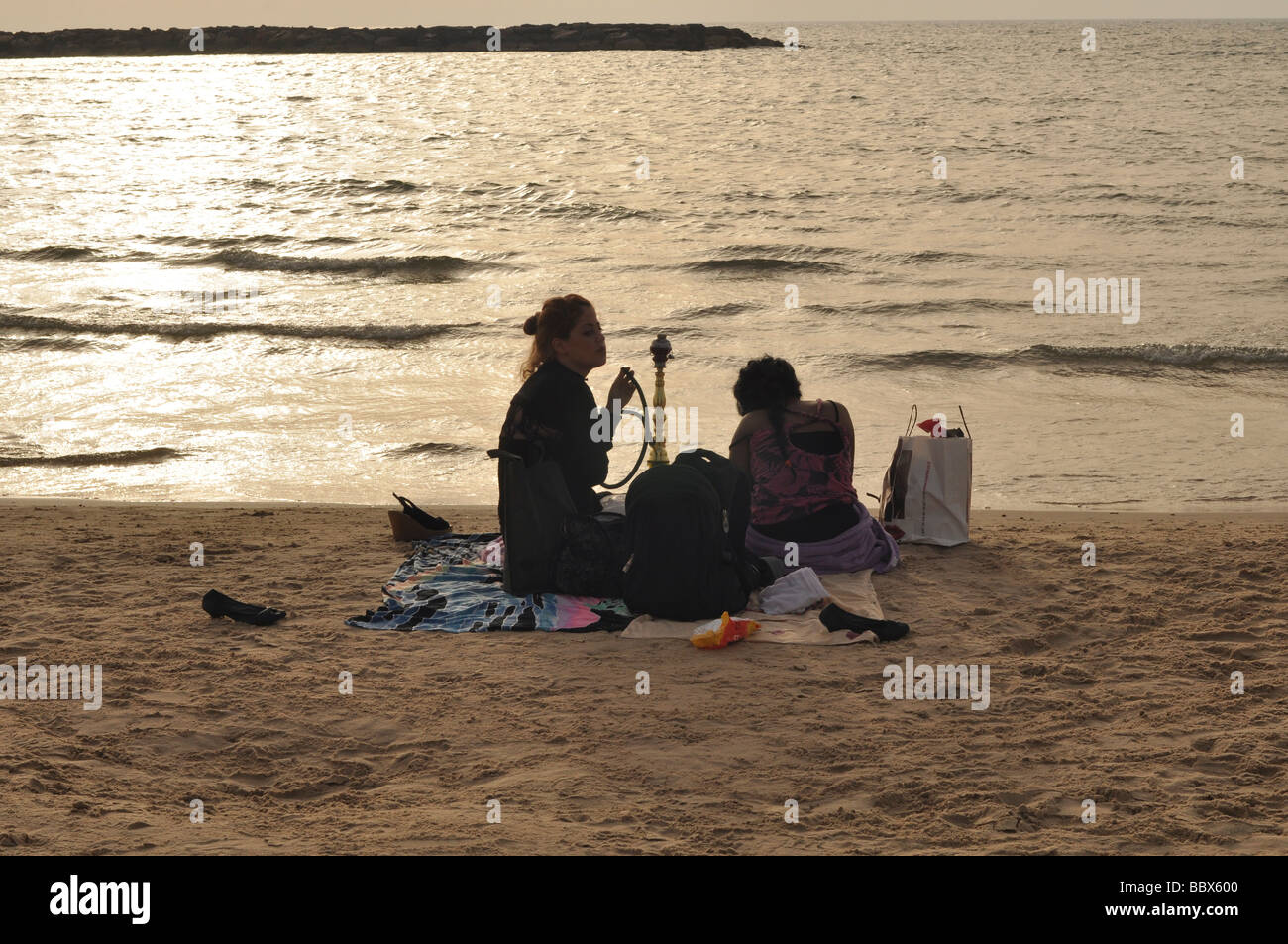 Hookah smoking hi-res stock photography and images - Alamy