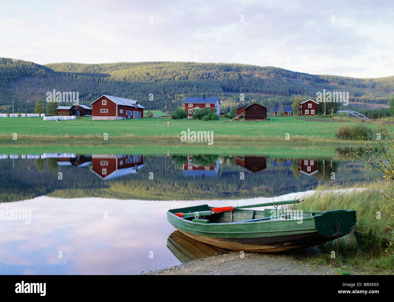 Tranquil pond boats view hi-res stock photography and images - Alamy