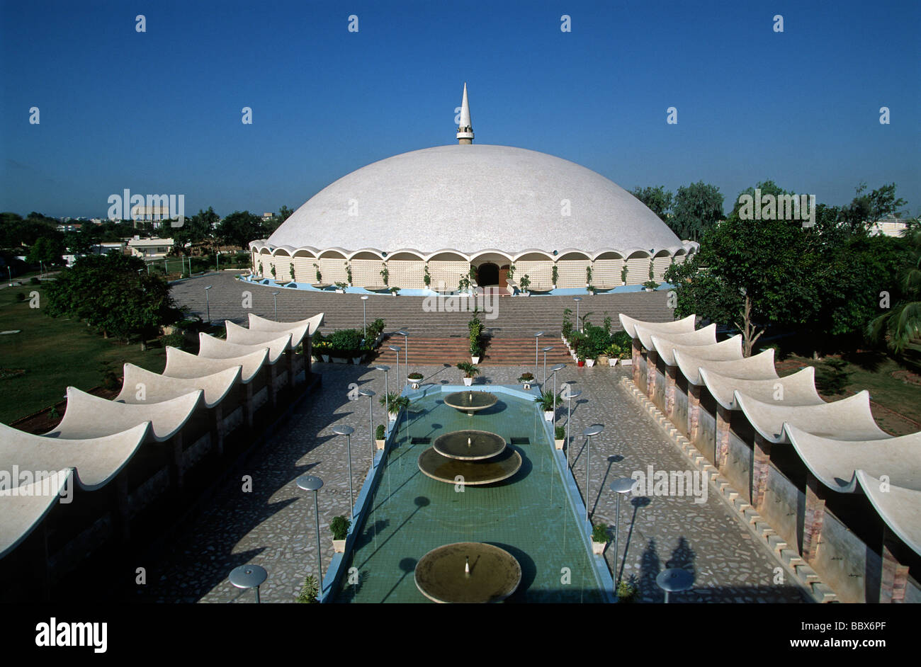 Karachi mosque hi-res stock photography and images - Alamy
