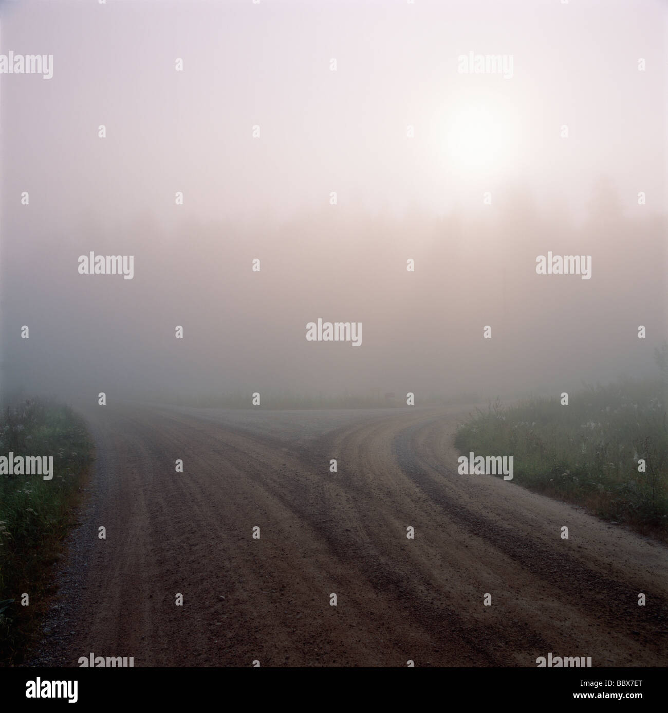 Road divisions hi-res stock photography and images - Alamy