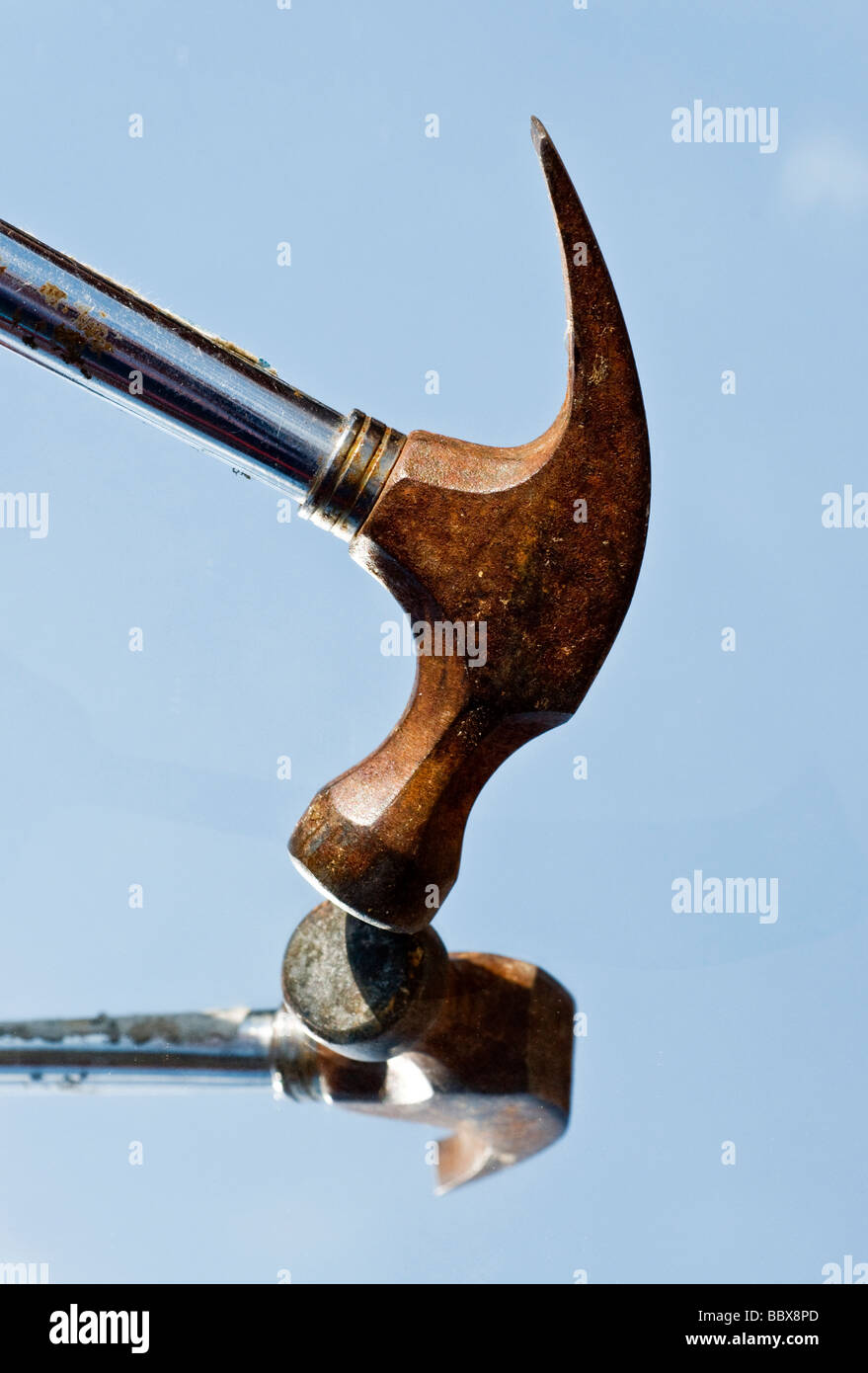 Metal hammer strike hi-res stock photography and images - Alamy
