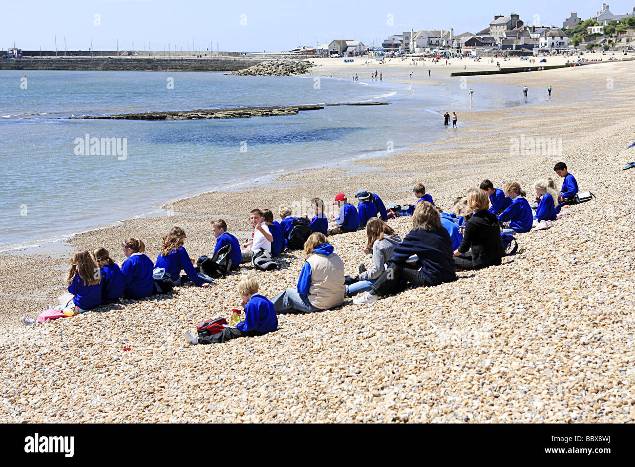 Female kids children class field trip hi-res stock photography and ...
