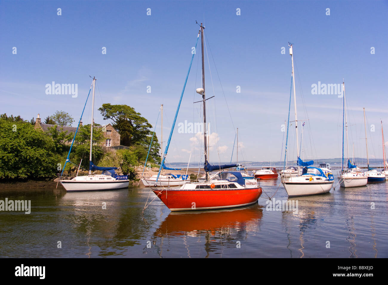 Cramond harbour hi-res stock photography and images - Alamy