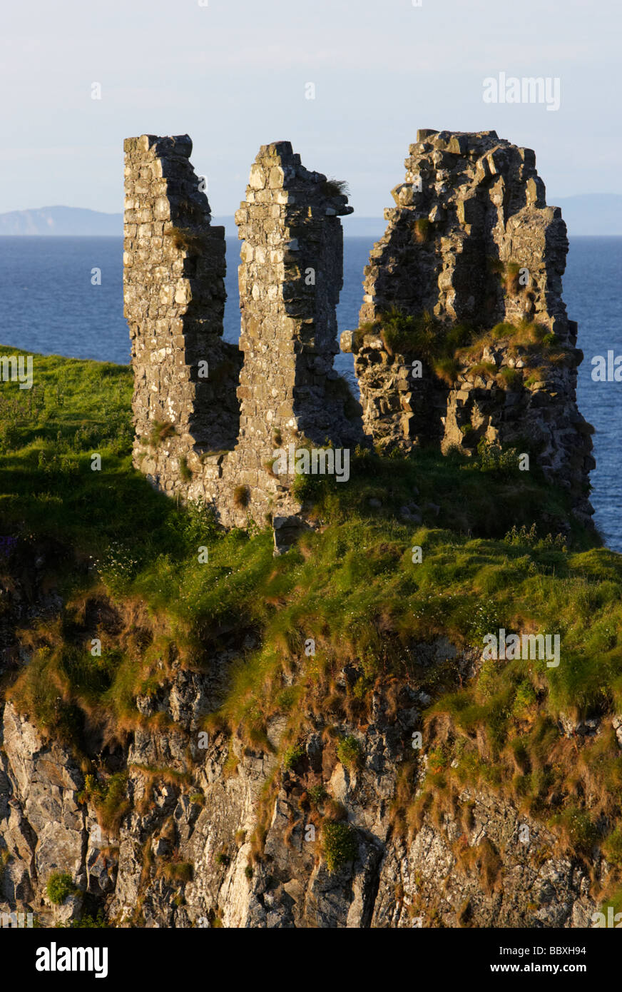 Dunseverick castle ireland hi-res stock photography and images - Alamy