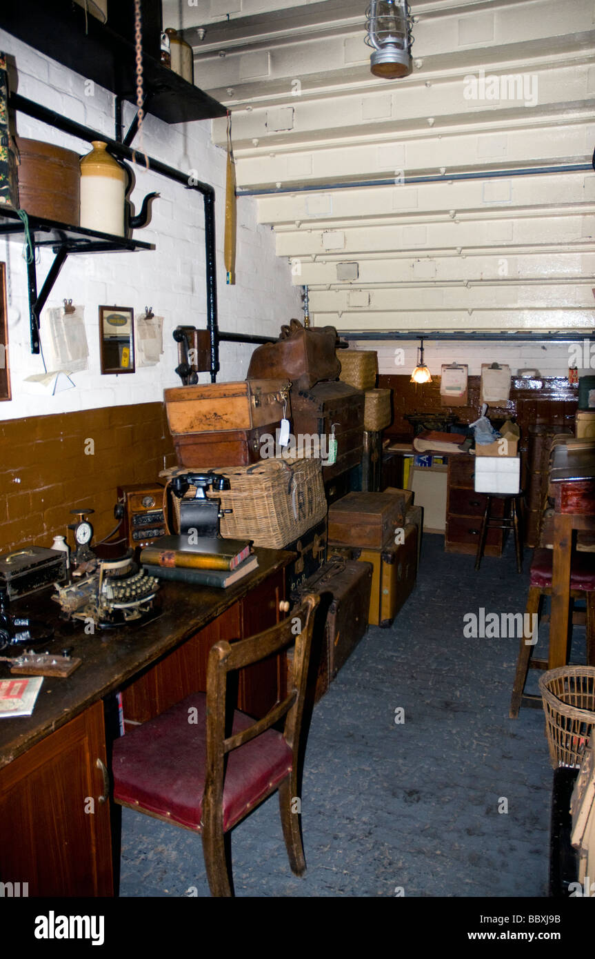 Storeroom hi-res stock photography and images - Alamy