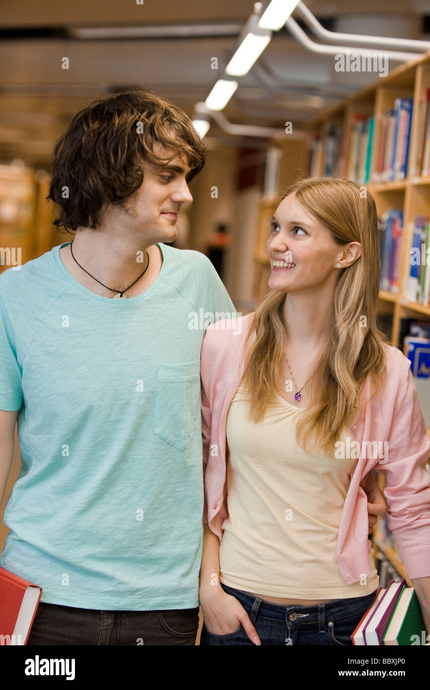 Uni students library hi-res stock photography and images - Alamy