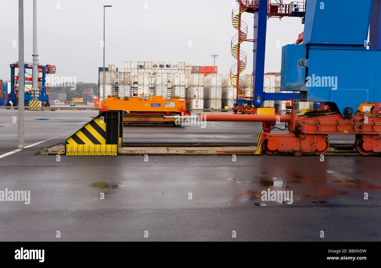 Container lifting equipment ship hi-res stock photography and images ...
