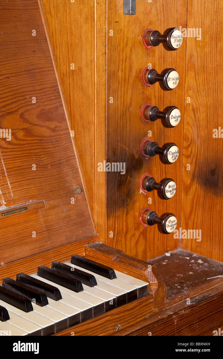 Church organ keyboard hi-res stock photography and images - Alamy