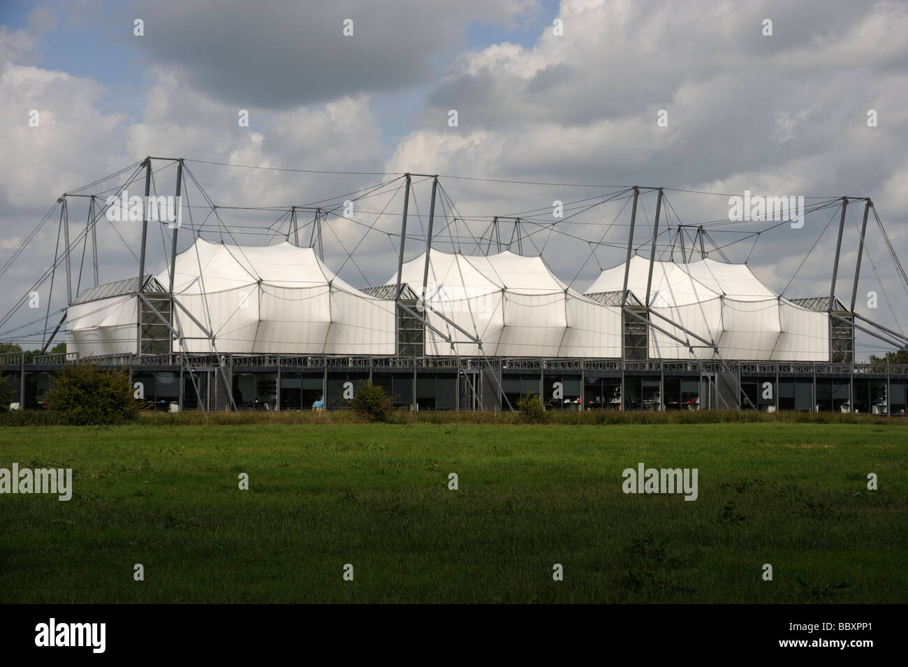 Cambridge modern architecture hi-res stock photography and images - Alamy