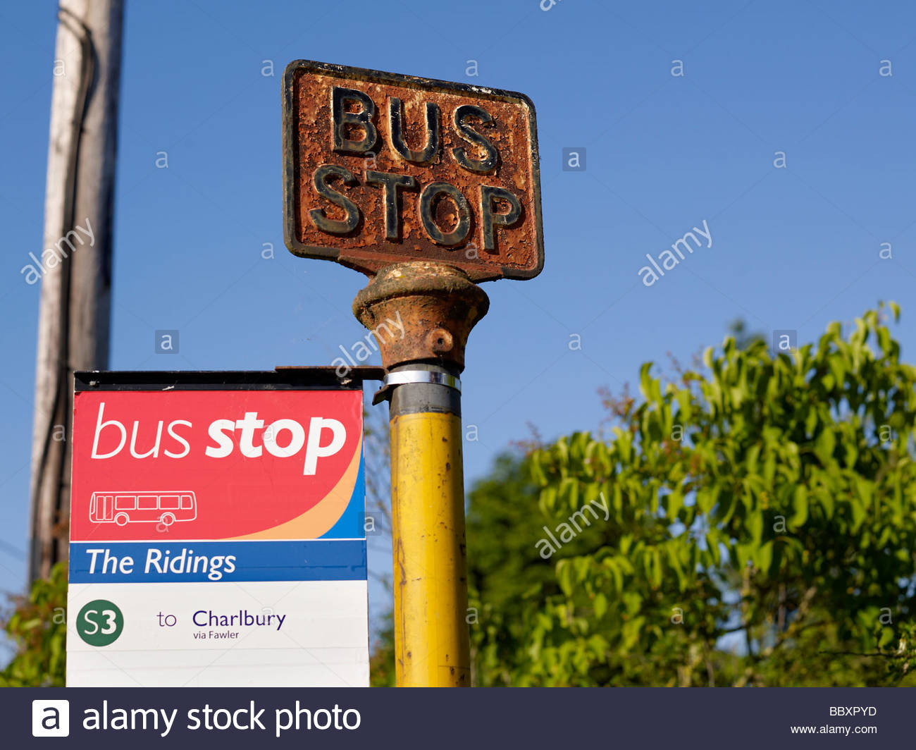 Old Bus Stop Stock Photos & Old Bus Stop Stock Images - Alamy