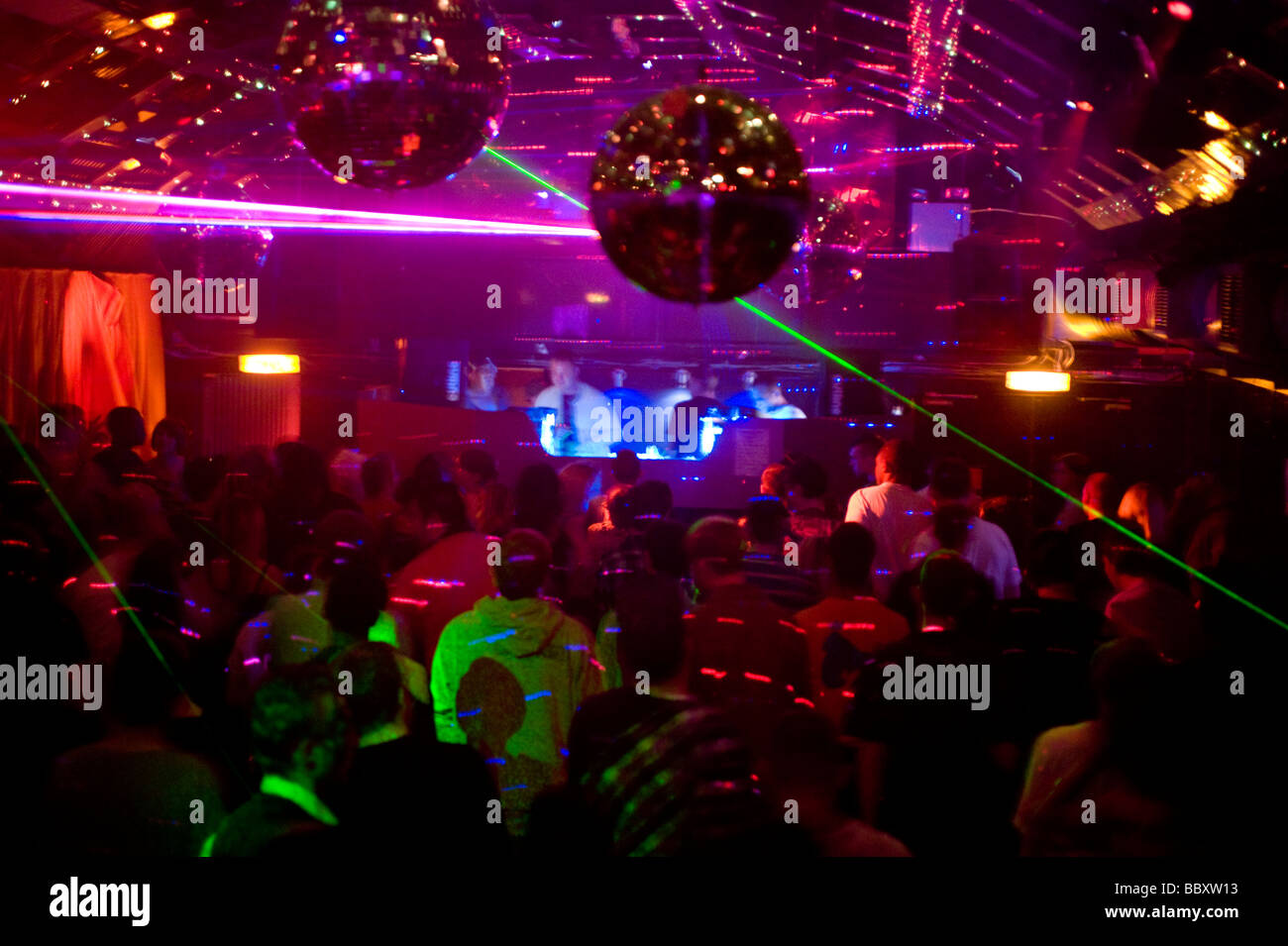 People dancing at a night club Stock Photo - Alamy
