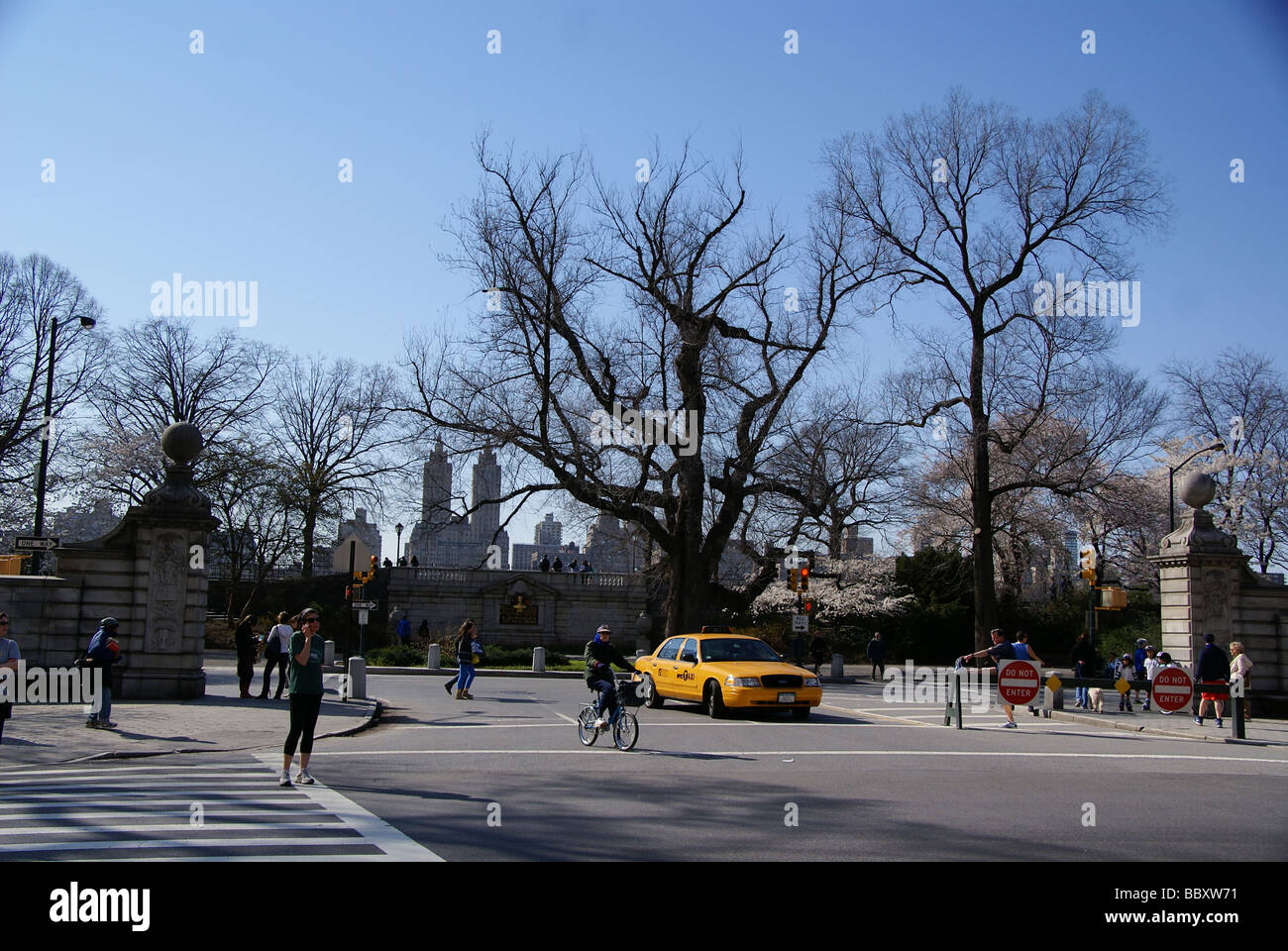 Entrance to a Central Park in Manhattan Stock Photo - Alamy
