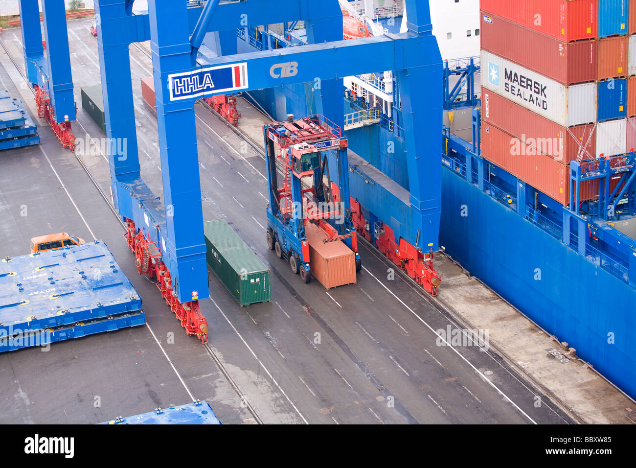 Cargo handling terminals hi-res stock photography and images - Alamy