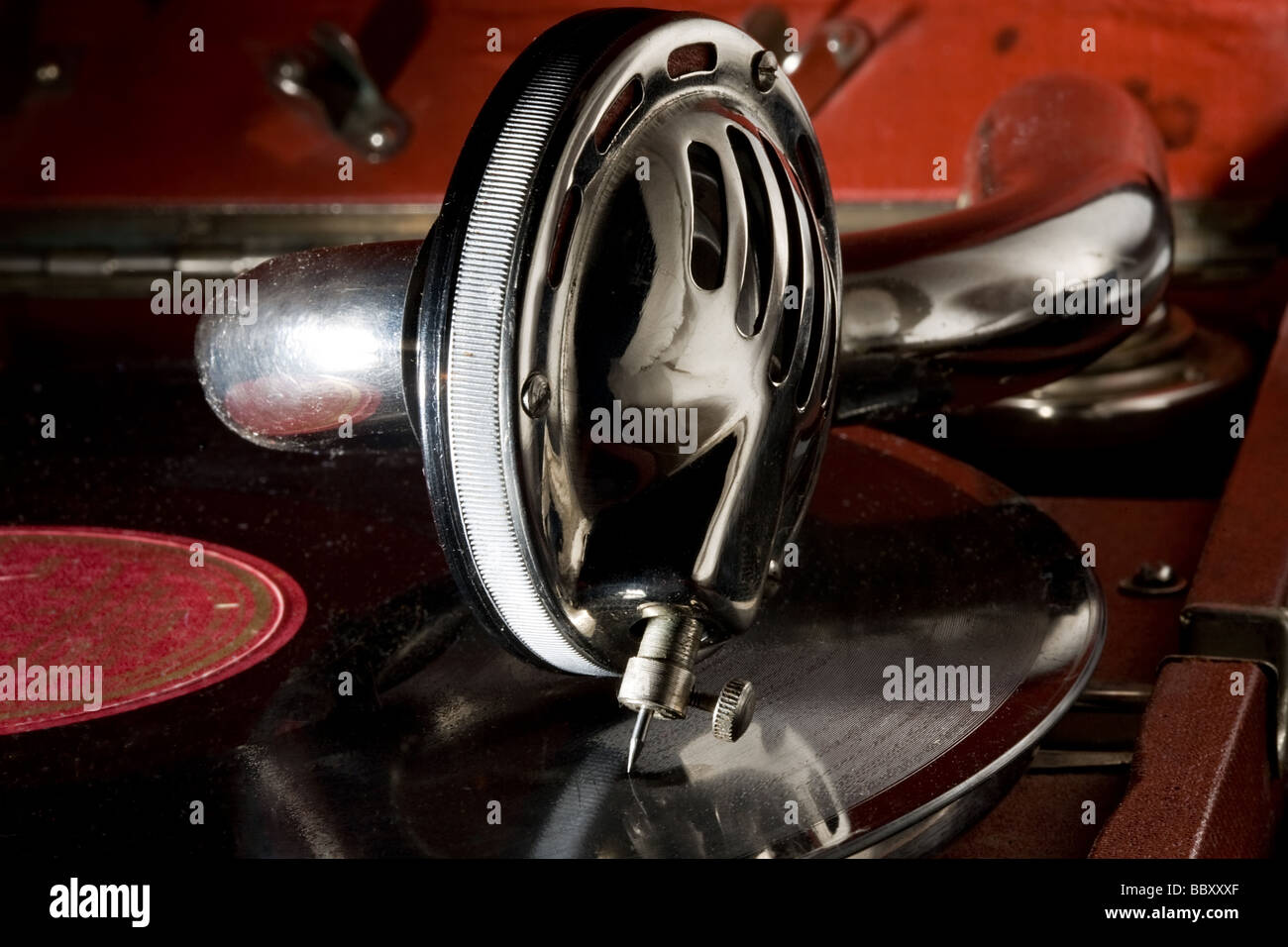 Red record player hi-res stock photography and images - Alamy