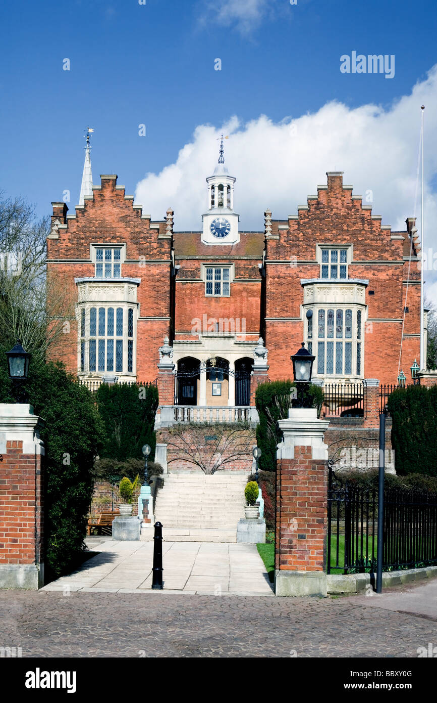 Old school building uk hi-res stock photography and images - Alamy