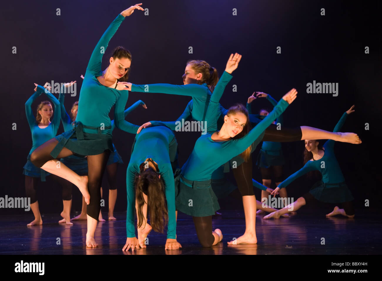 Dancers on stage performing contemporary hi-res stock photography and ...