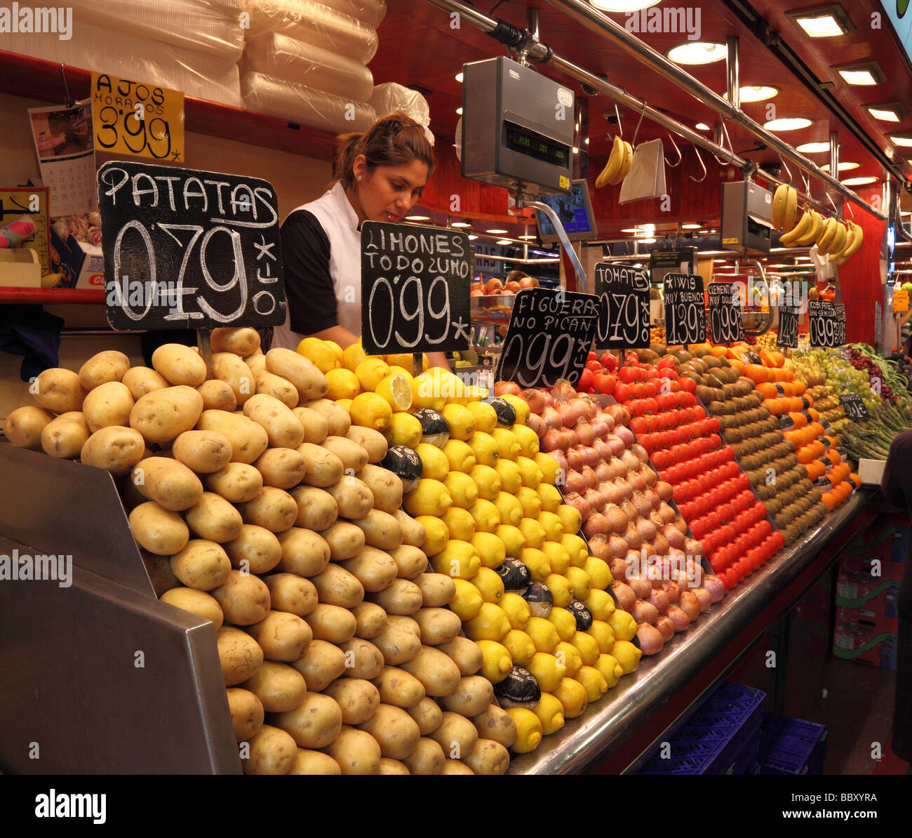 Fruit and vegetable stall La Boqueria market hall Barcelona Catalunya ...