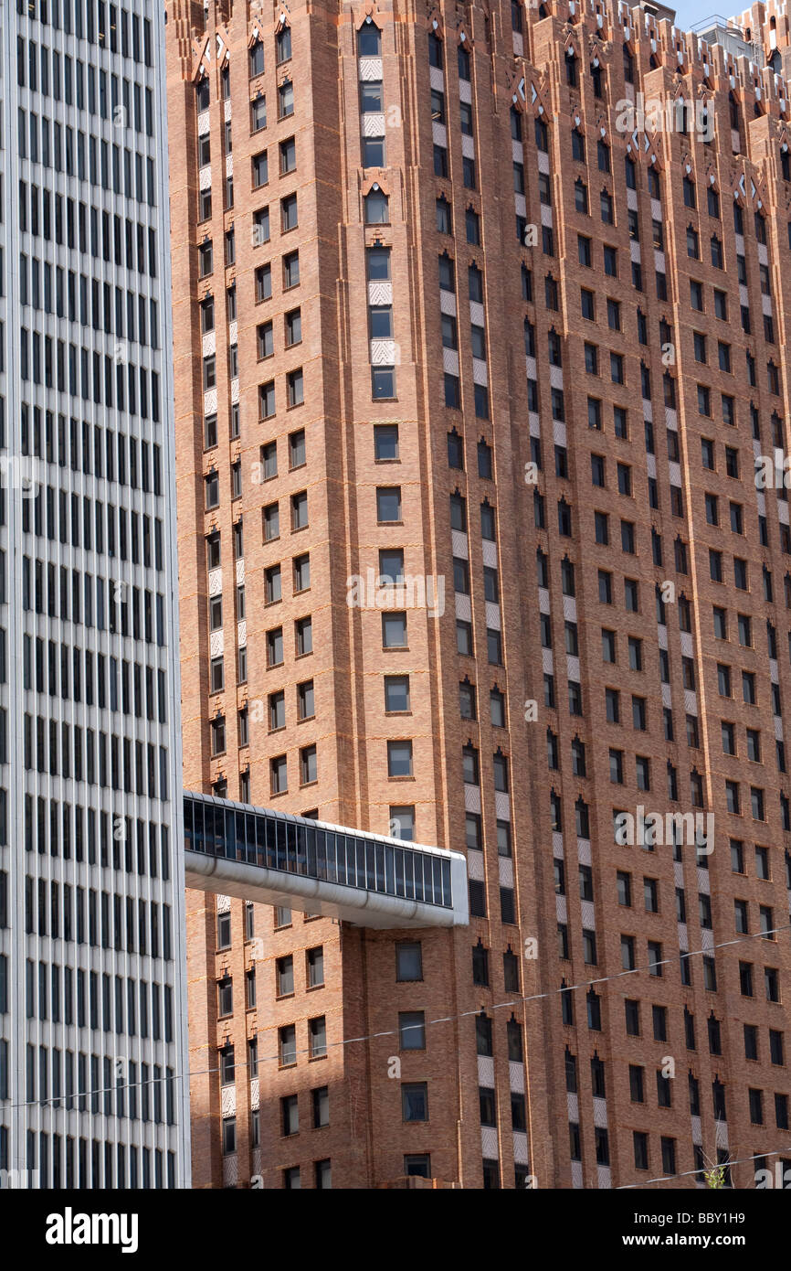 Skybridge connects historic and modern buildings in Detroit Stock Photo ...