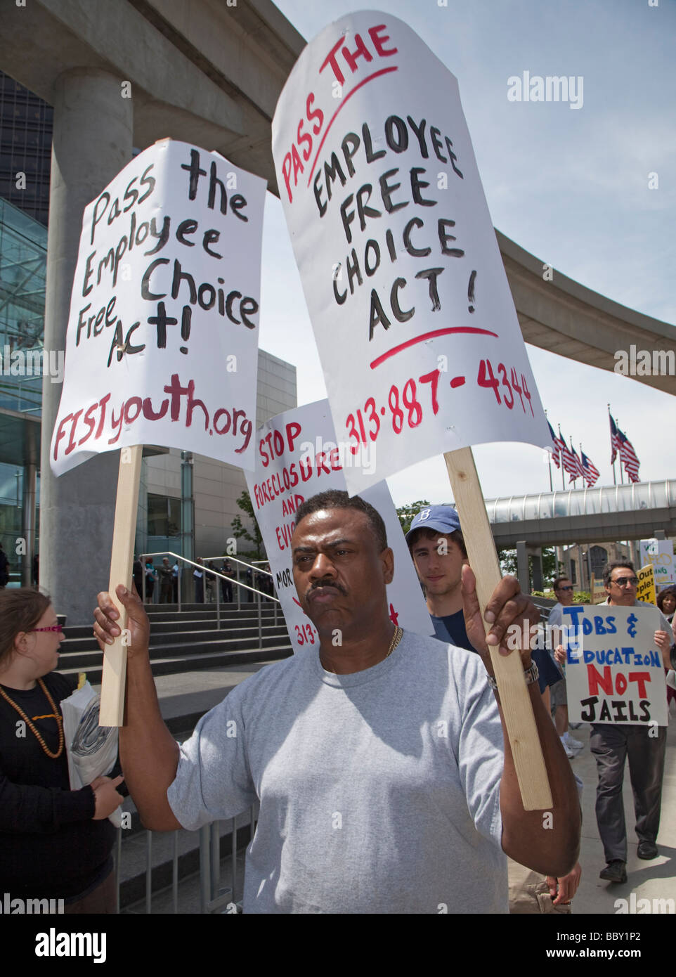 Auto Workers Picket Meeting of Business Leaders Stock Photo - Alamy