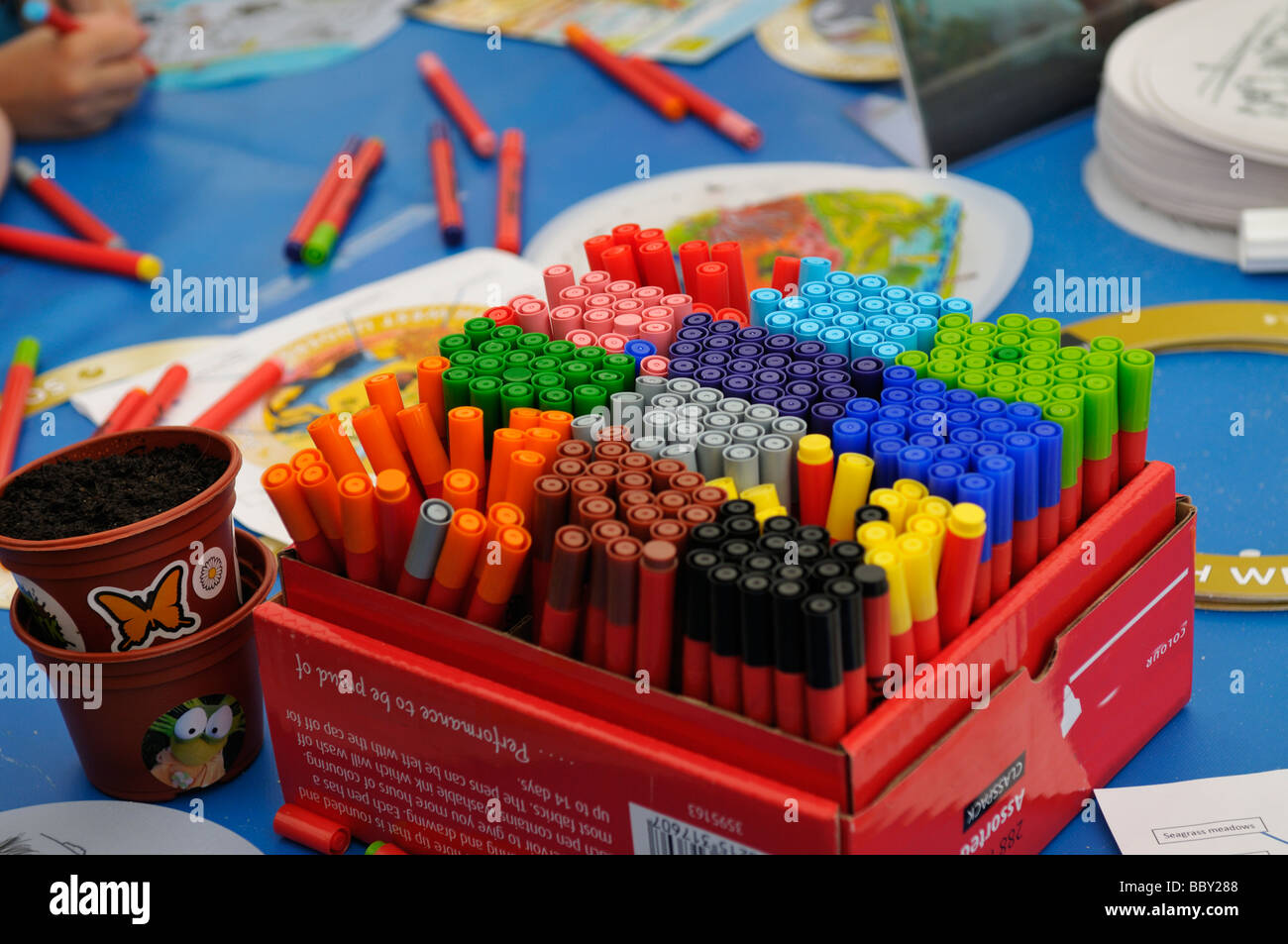 Children drawing colorful abstract hi-res stock photography and images ...