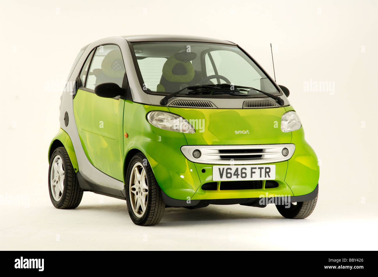Smart car hi-res stock photography and images - Alamy