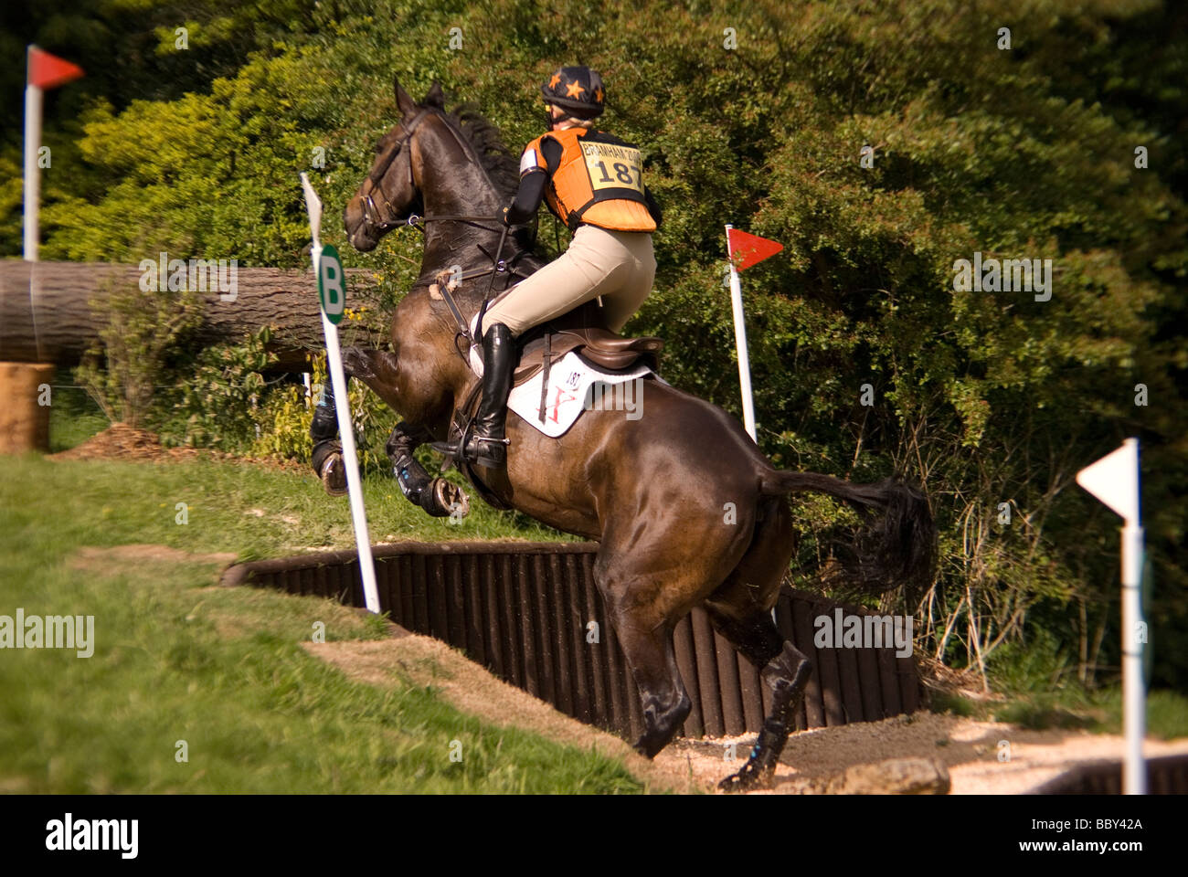 Equestrian jumping cross country hi-res stock photography and images ...