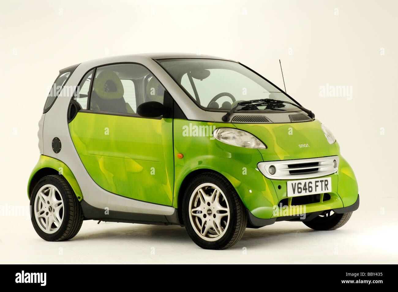 Smart car hi-res stock photography and images - Alamy