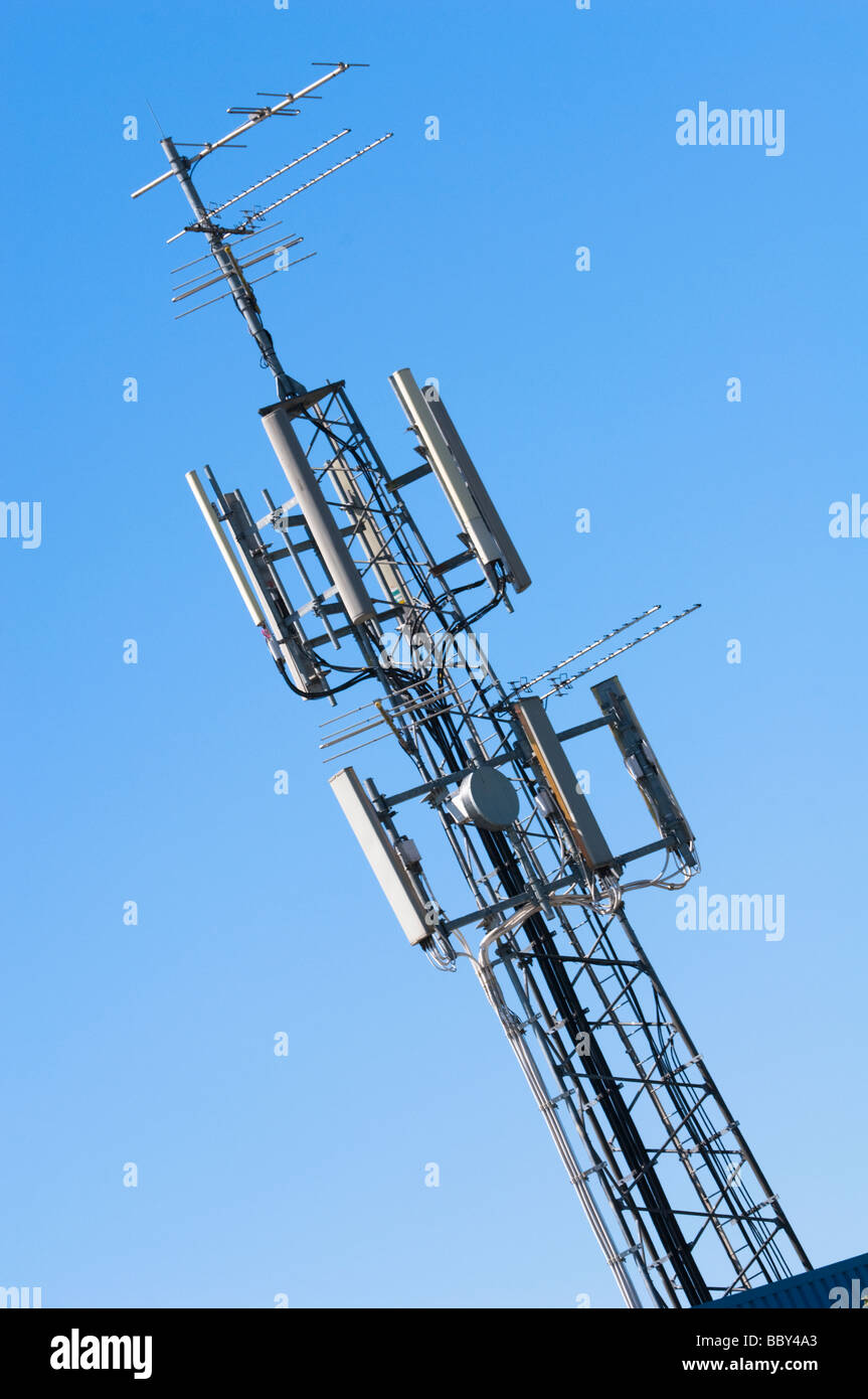 Mobile phone mast uk hi-res stock photography and images - Alamy