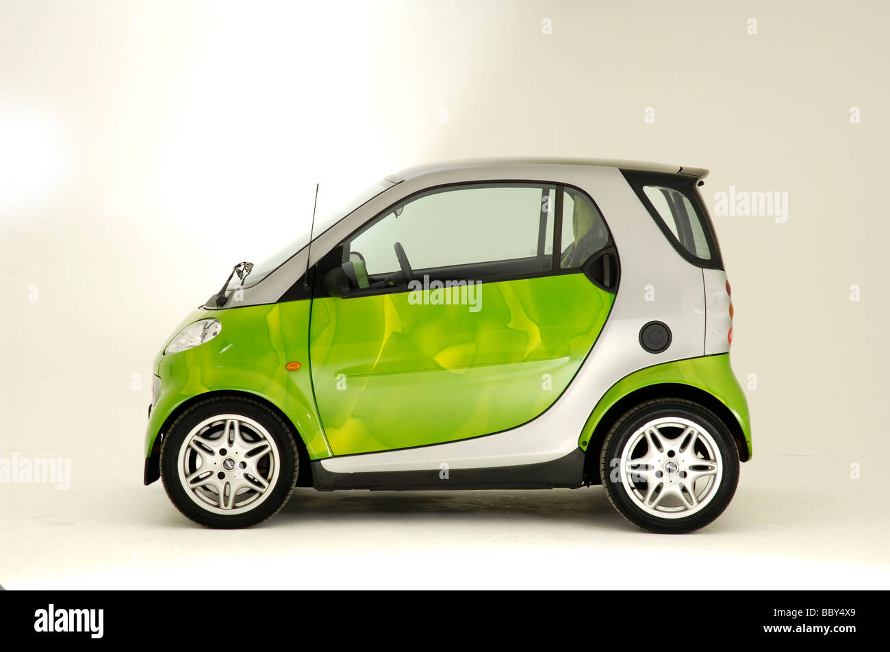 Smart car hi-res stock photography and images - Alamy