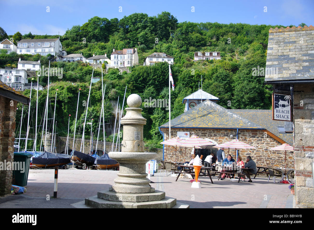 Pier cafe looe hi-res stock photography and images - Alamy