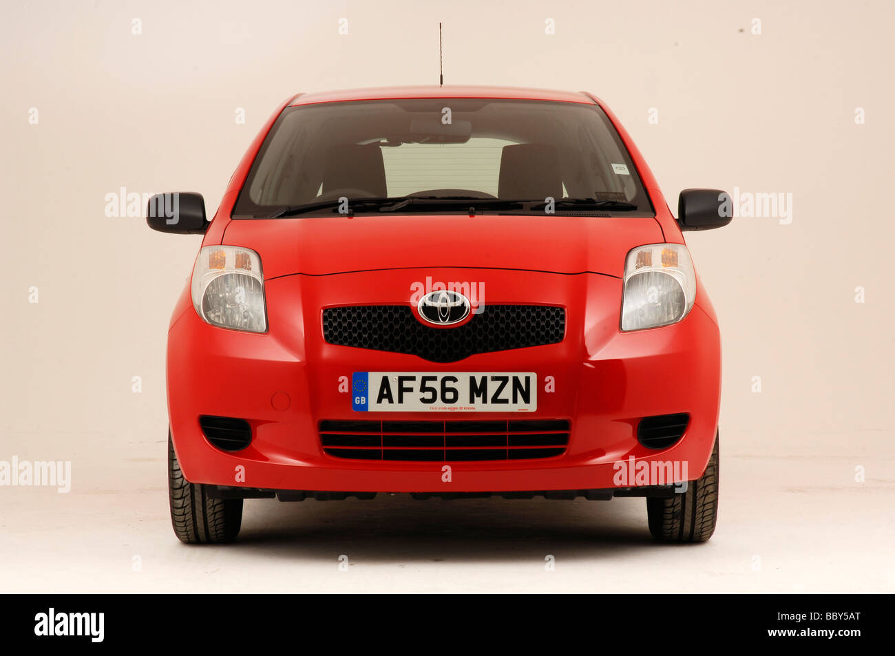 Toyota yaris 2006 hi-res stock photography and images - Alamy