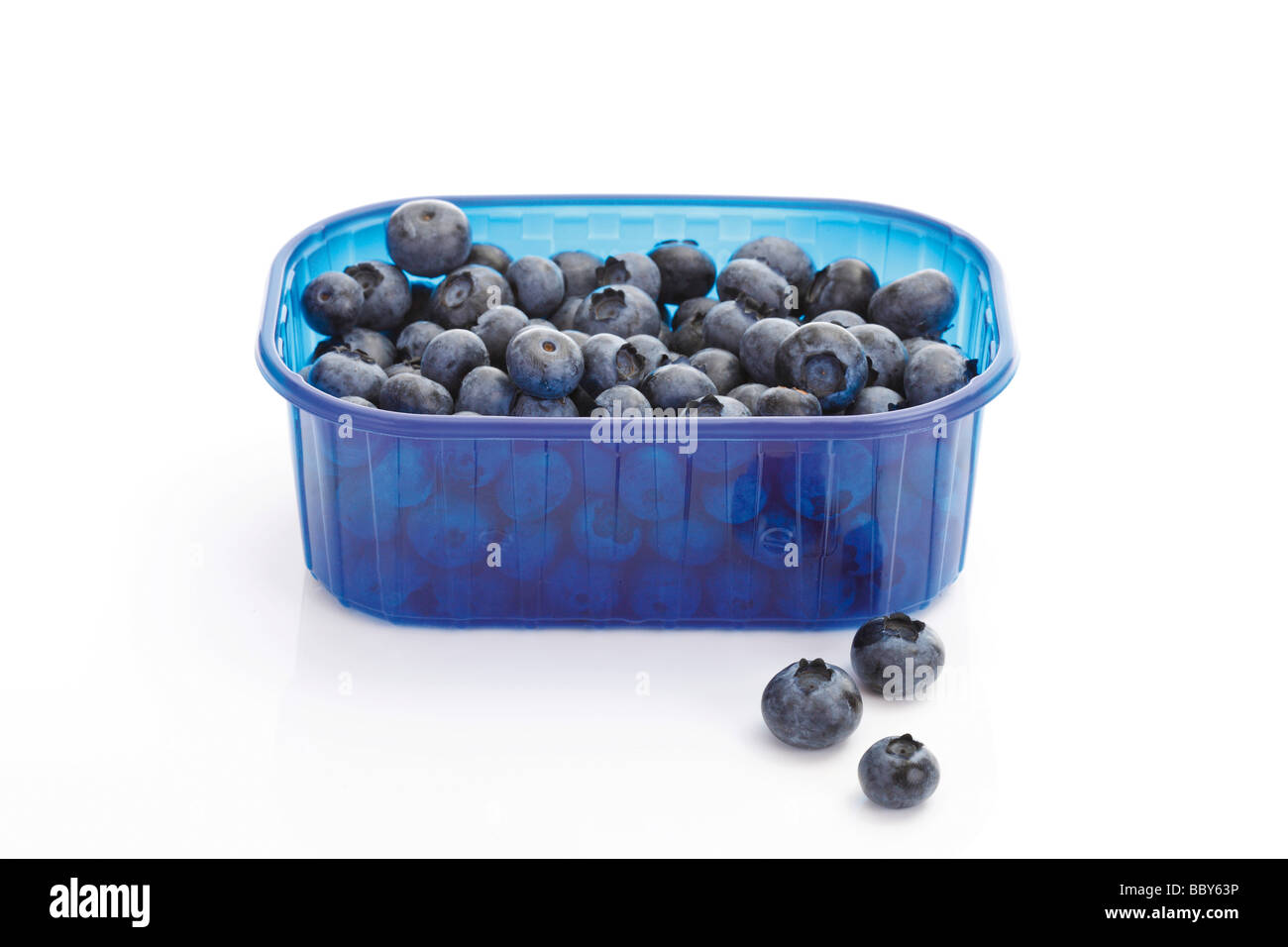 Blueberries in a box hi-res stock photography and images - Alamy