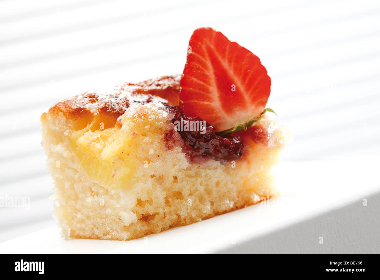 Strawberry cake, strawberry slice Stock Photo - Alamy