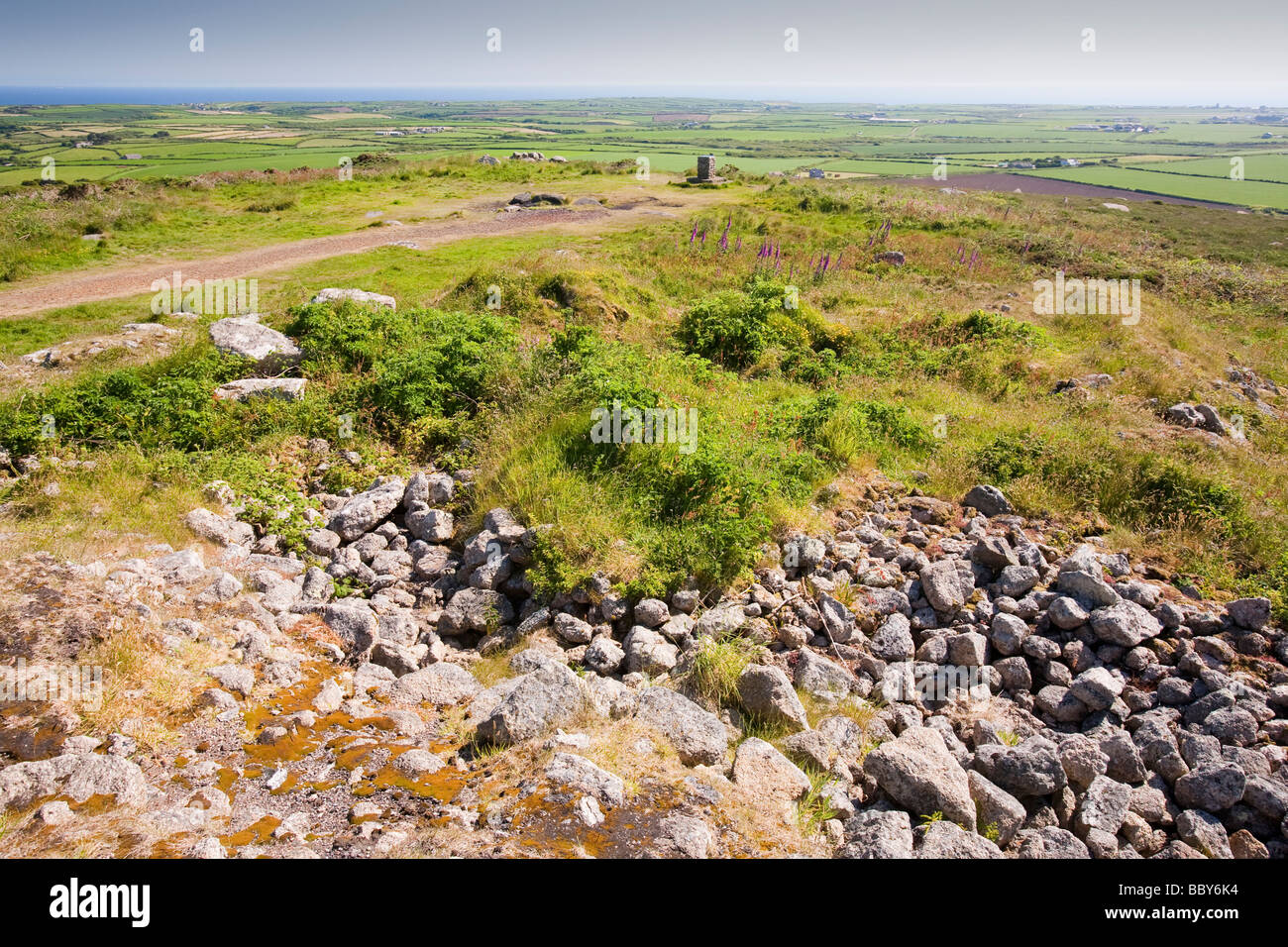 Tumuli hi-res stock photography and images - Alamy