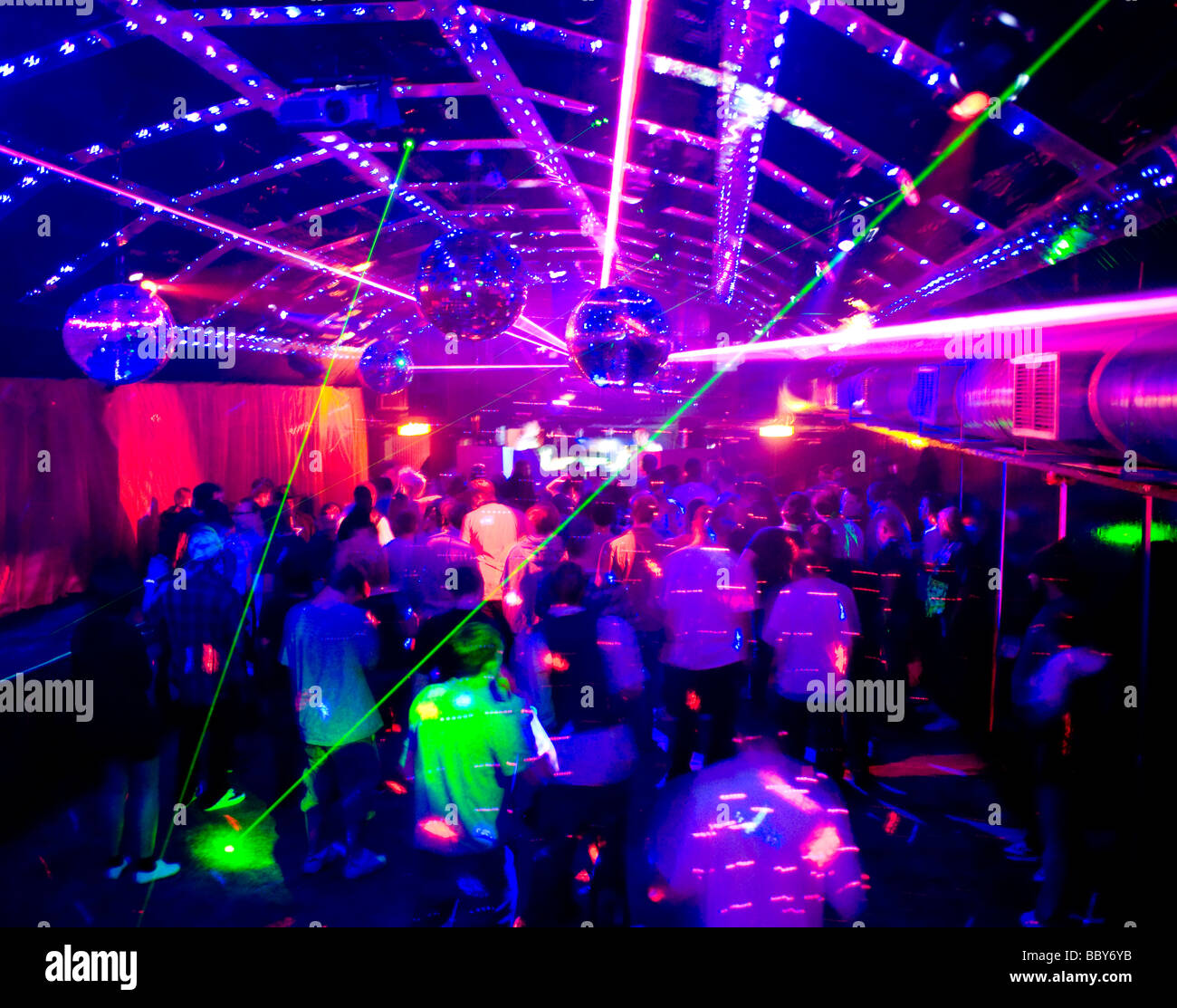 People dancing at a night club Stock Photo - Alamy