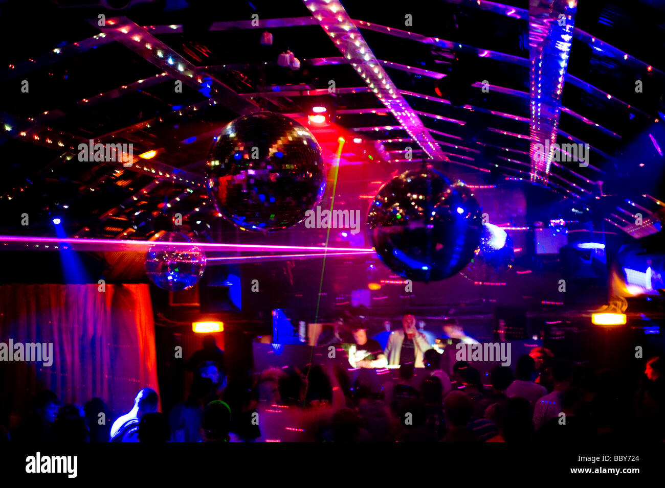 People dancing at a night club Stock Photo - Alamy