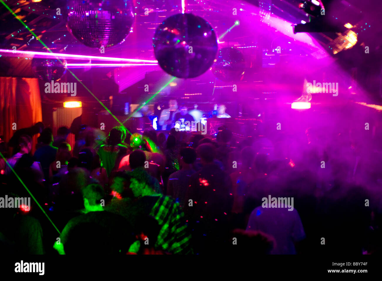 People dancing at a night club Stock Photo - Alamy
