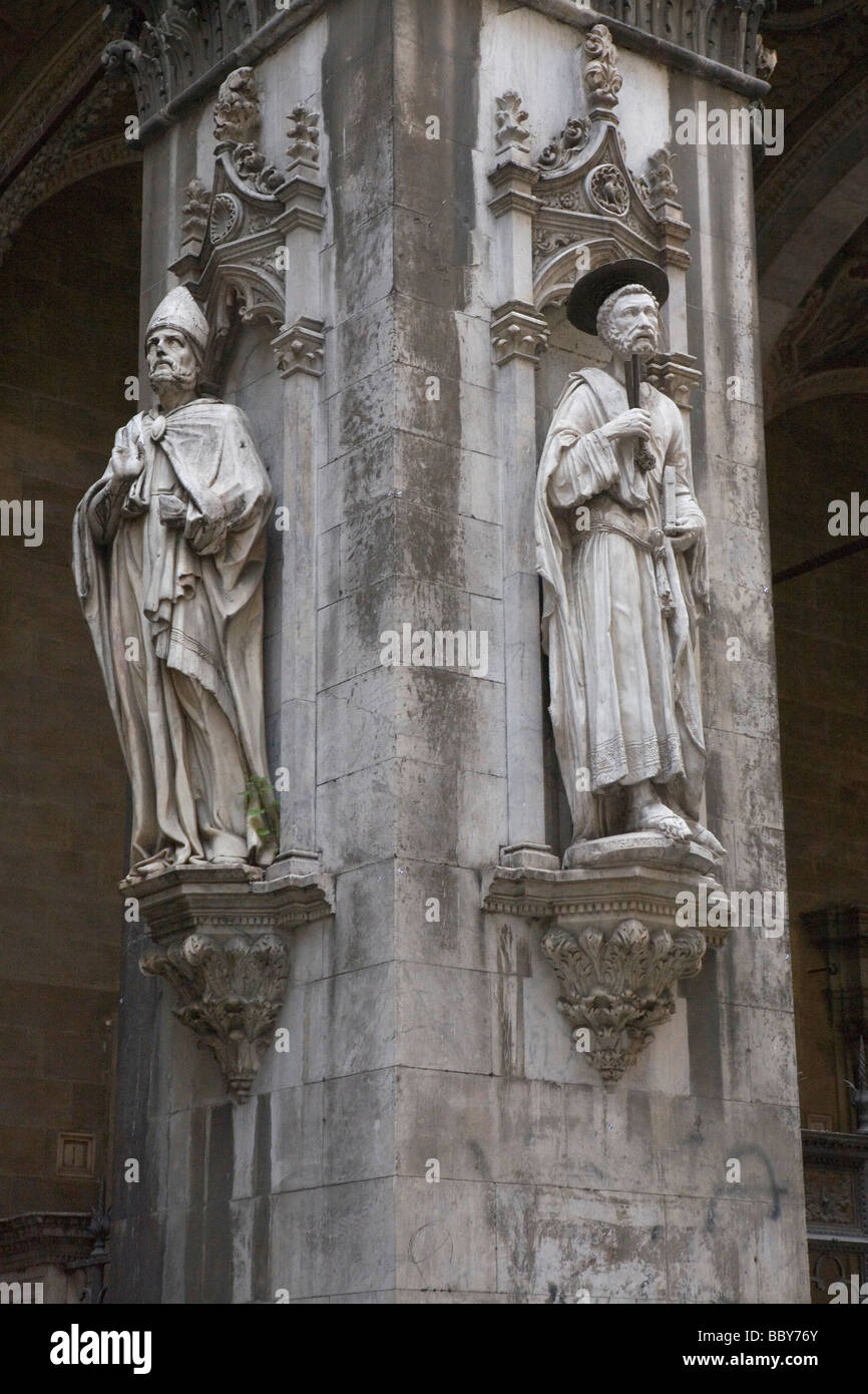 Sculpture siena hi-res stock photography and images - Alamy
