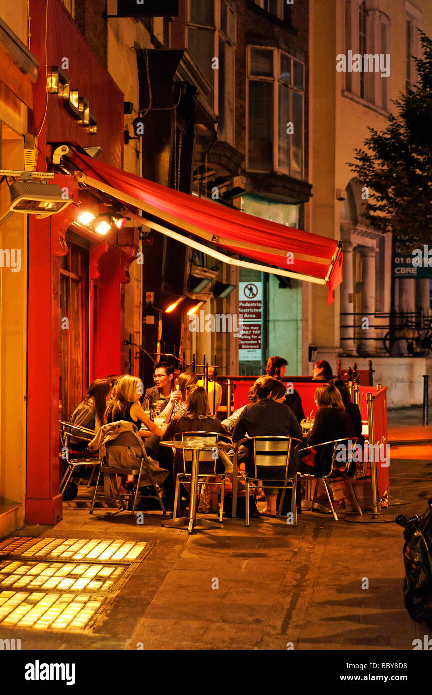 Bar people out hi-res stock photography and images - Alamy