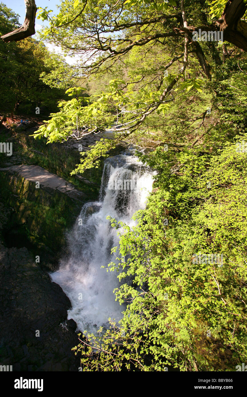 The Sqwd-Clun-Gwyn waterfall on the River Mellte near the village of ...